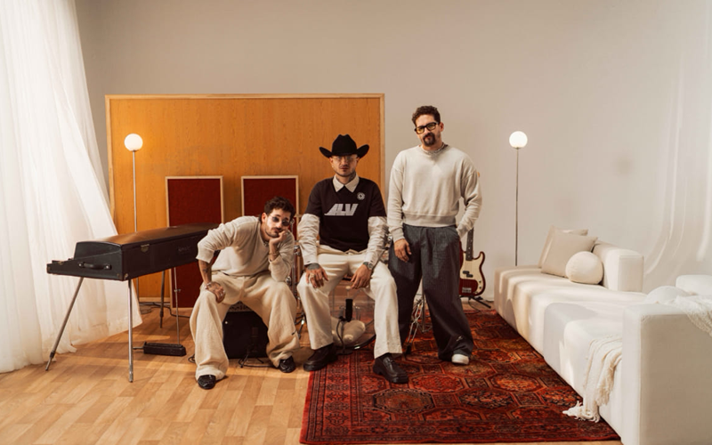 Mau y Ricky & Kapo — Roberto Mantovani